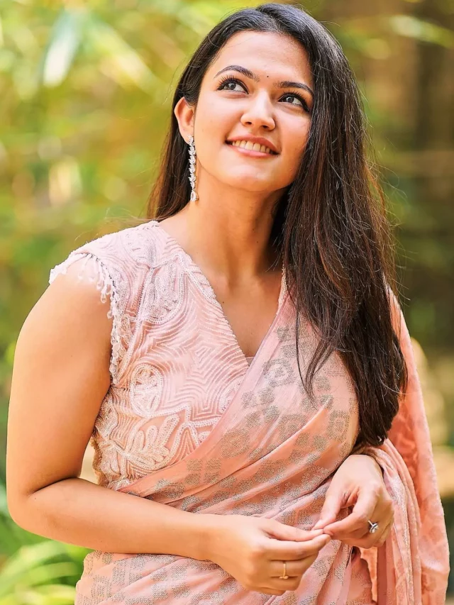 'Dada' fame Aparna Das's natural looks in Peach Saree - Sareeing.com