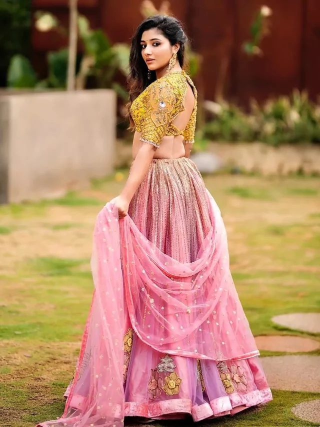 Garba Glam: 10 Expert Tips for a Stylish Lehenga Look on the Dance Floor