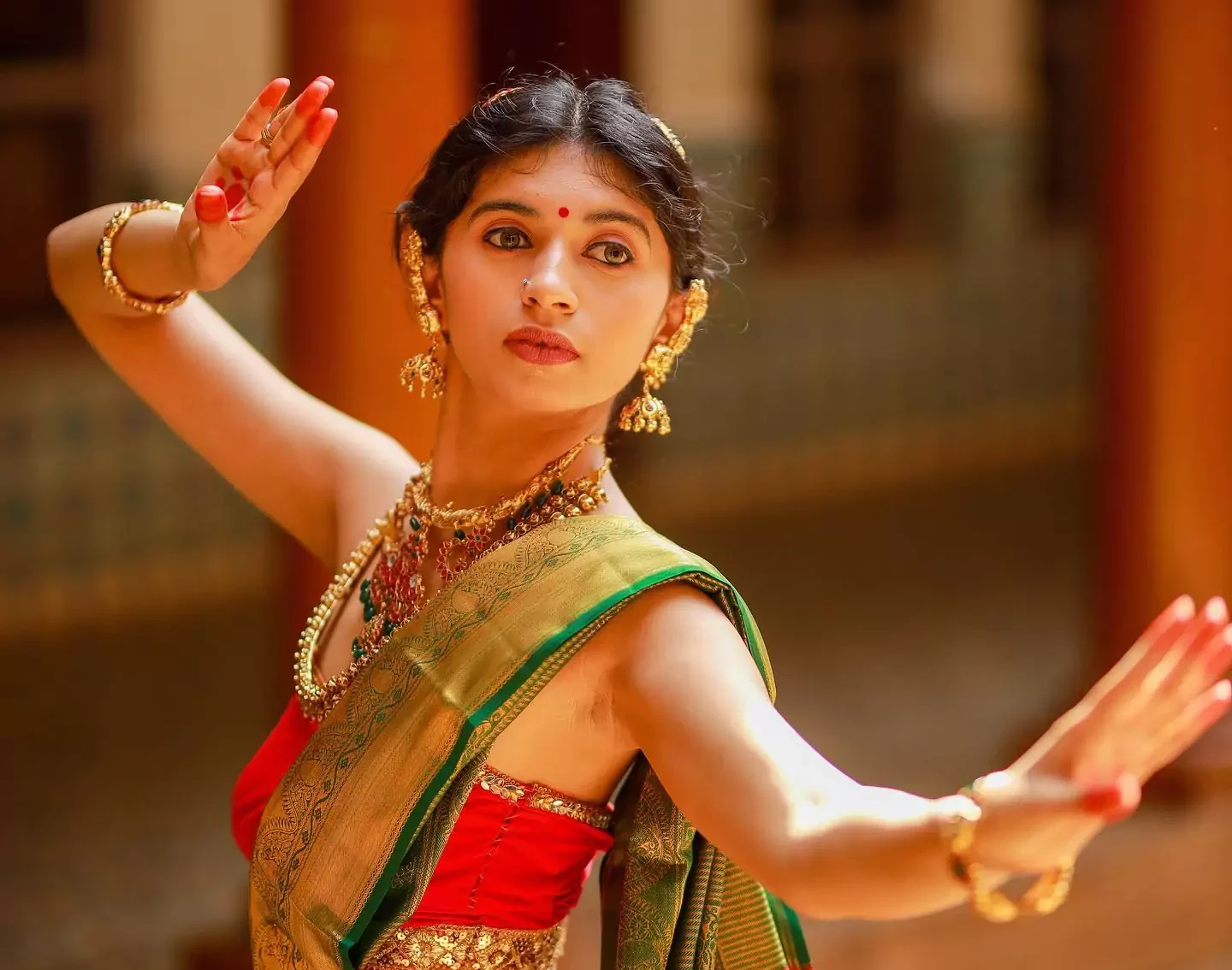 Exquisite Elegance of Harija | South Indian Queen-Style Sareeing...