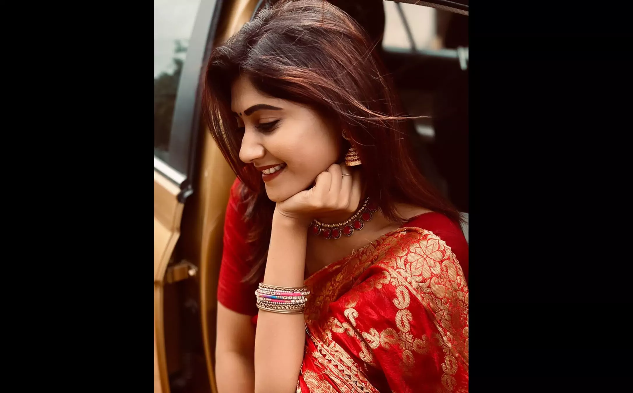 Vasanthi Krishnan's Exquisite Styling: Red Banarasi Silk Saree...