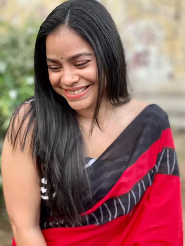 6 of Sumona Chakravarti's Most Memorable Saree Looks - Sareeing.com