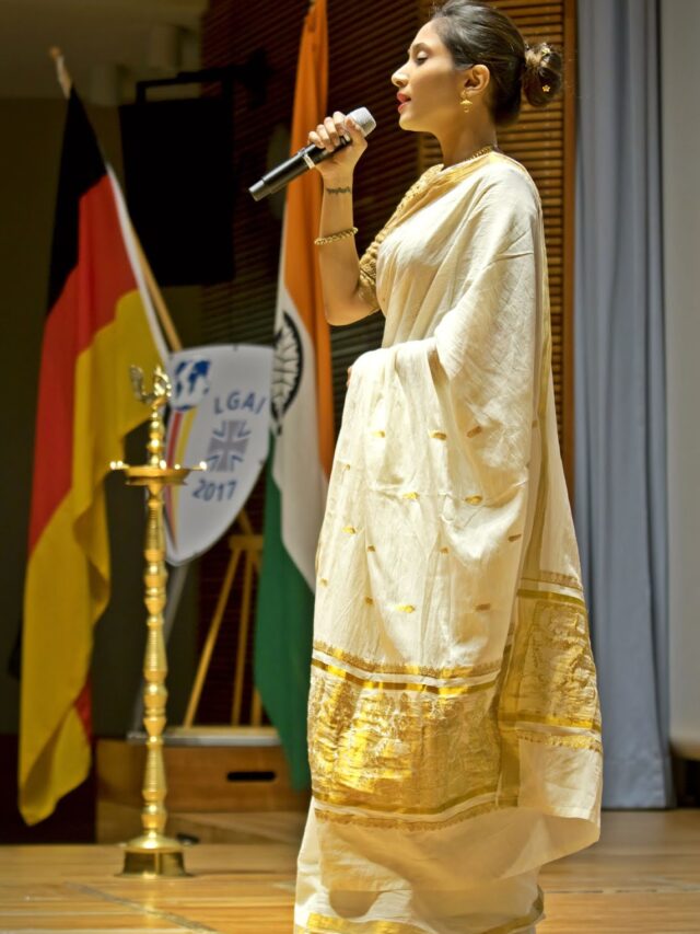 Ganesh Chaturthi Special: Meet the 'Girl in Sarees' behind Most Popular ...