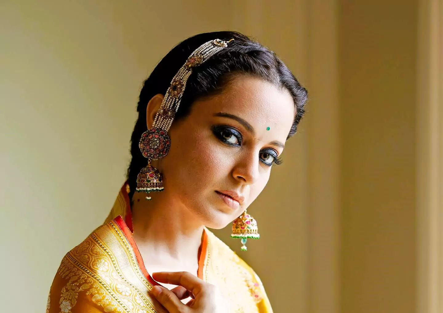 Vintage Romance Meets Modern Glamour: Kangana Ranaut's...