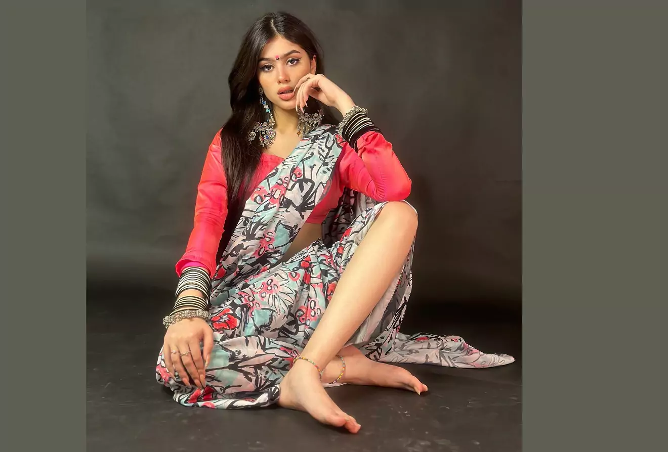 Riva Arora's Chic Georgette Printed Sarees | Favorite For Students