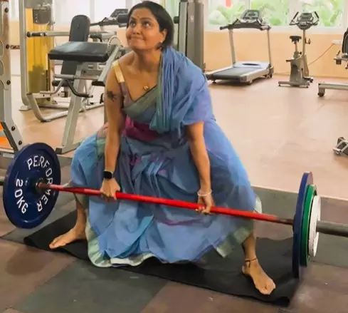 Viral Reel: Pragathi Mahavade Stuns in Saree While Lifting Weights