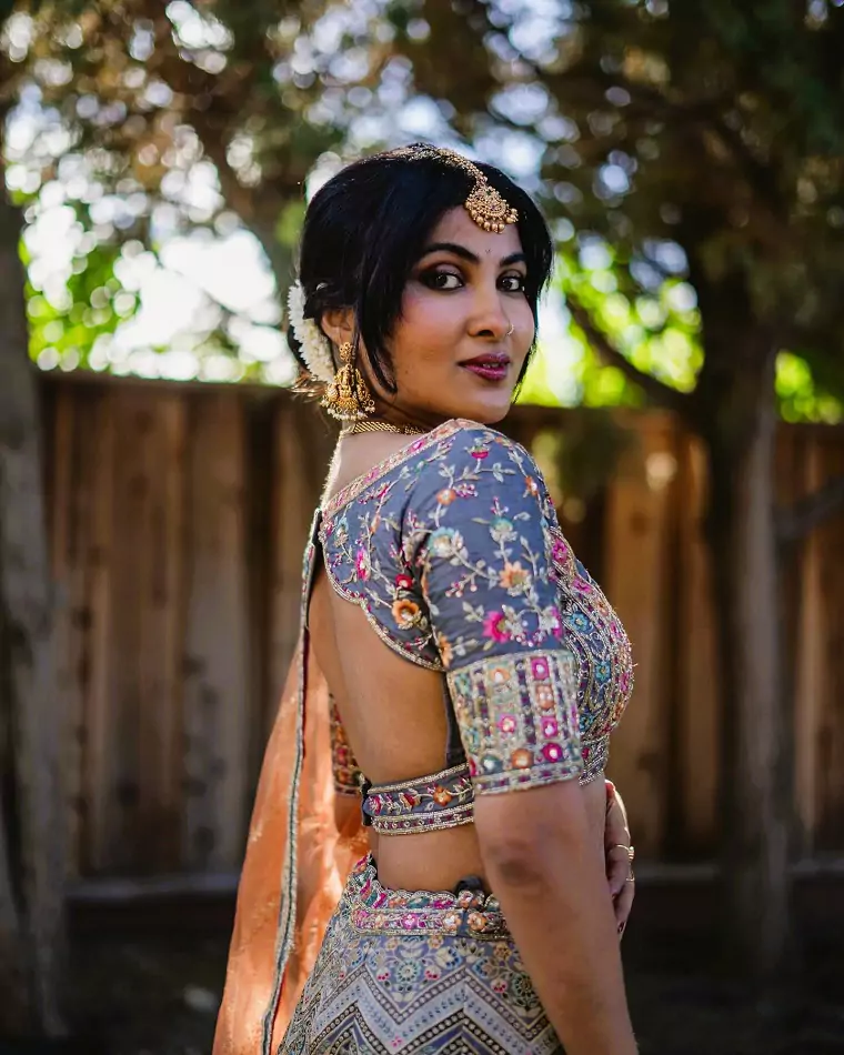 Vidya Vox’s Grey Bridal Lehenga for Diwali: The Perfect Outfit for...