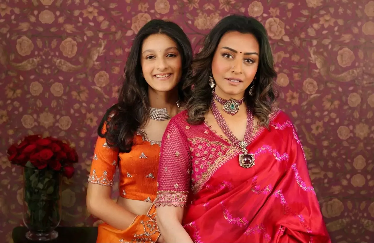 'Vintage Reverie': Namrata Shirodkar & Sitara's Timeless Glamour
