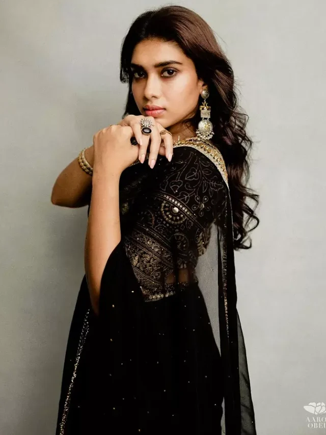 10 Style Tips to Emulate 'Raayan' Dushara Vijayan's Timeless Beauty in Black Saree