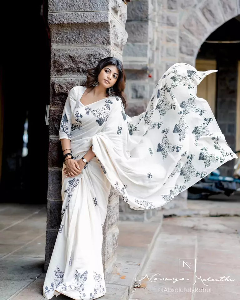Kayal Anandhi's Ethereal Look in a Handcrafted White Saree