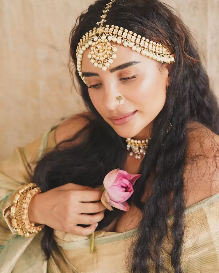 Patralekha's Ethereal Traditional Look: A Timeless Blend of...