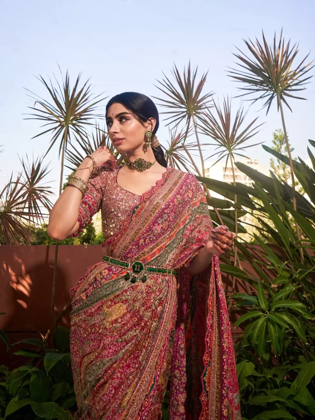 8 Chic Style Inspirations from Khushi Kapoor's Elegant Kashida Saree ...