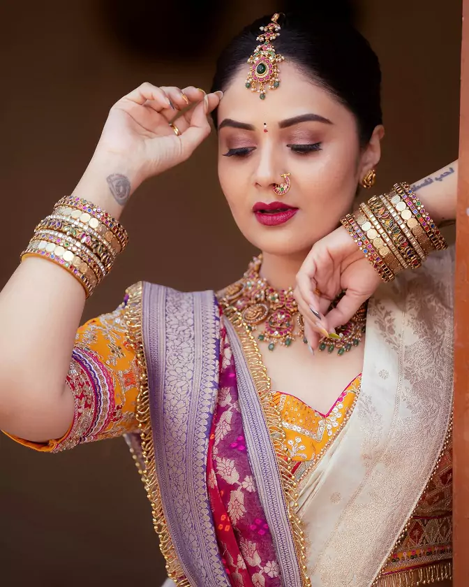 Festive Inspo: Sreemukhi's Ivory Lehenga & Elegant Makeup..
